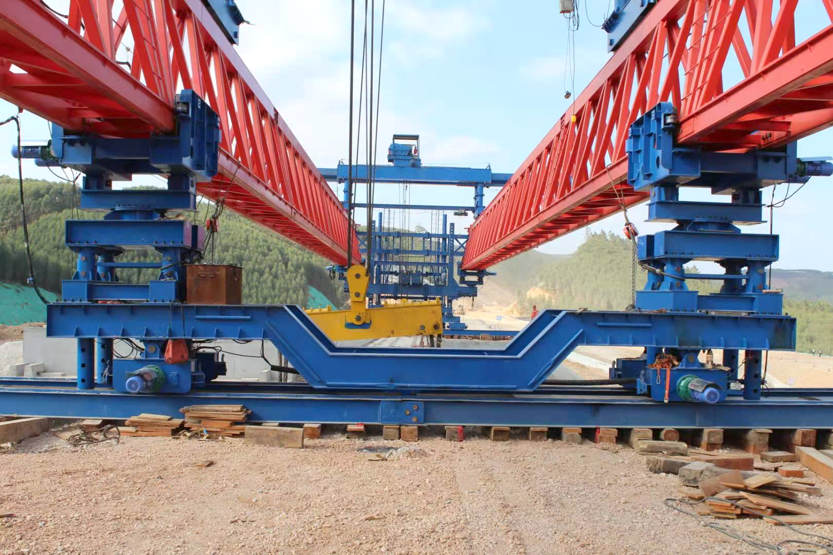 Shaanxi Ningshi Highway JQJ200T-S40m Self-Balancing Beam Launcher | Dafang